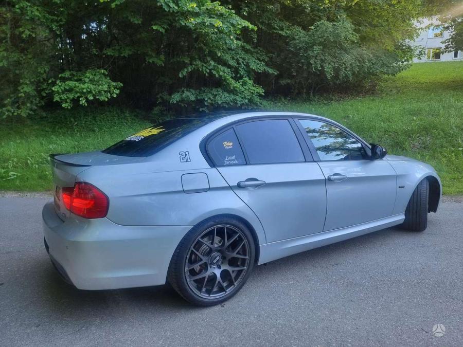 Grey BMW 320 2009 in Vilnius, with an engine capacity of 2.00 L and mileage of 230 thousand km for 5700 €, photo 7 on AUTOMOTO.COM.LV