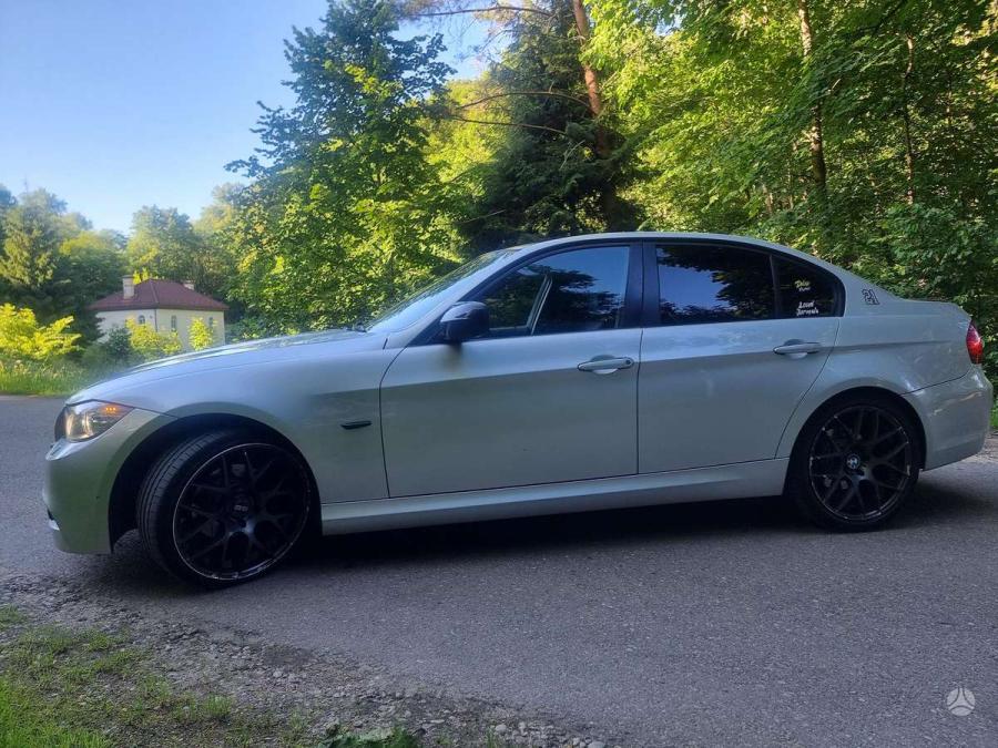 Grey BMW 320 2009 in Vilnius, with an engine capacity of 2.00 L and mileage of 230 thousand km for 5700 €, photo 12 on AUTOMOTO.COM.LV
