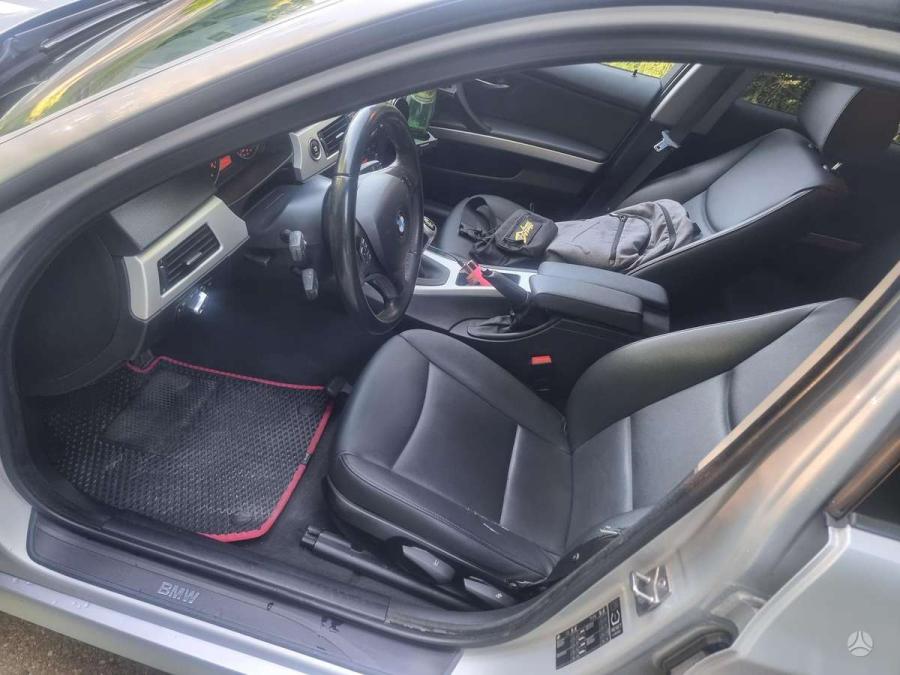 Grey BMW 320 2009 in Vilnius, with an engine capacity of 2.00 L and mileage of 230 thousand km for 5700 €, photo 16 on AUTOMOTO.COM.LV