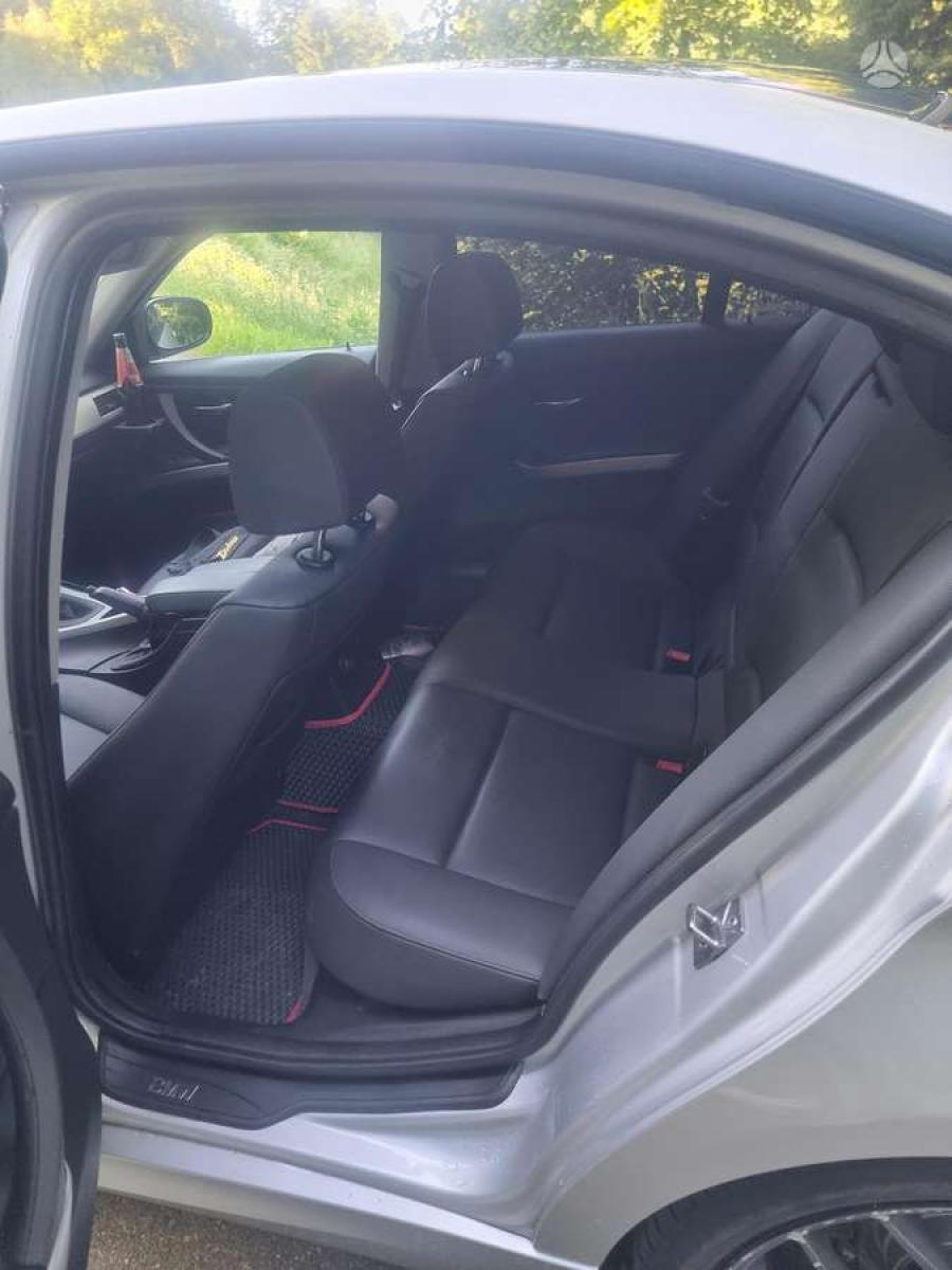 Grey BMW 320 2009 in Vilnius, with an engine capacity of 2.00 L and mileage of 230 thousand km for 5700 €, photo 19 on AUTOMOTO.COM.LV