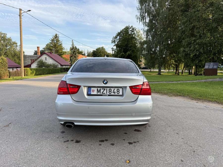 Grey BMW 320 2009 in Kaunas, with an engine capacity of 2.00 L and mileage of 312 thousand km for 5250 €, photo 5 on AUTOMOTO.COM.LV