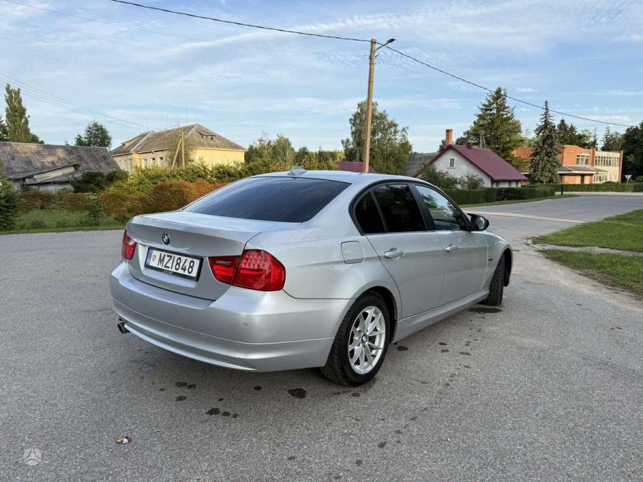 Grey BMW 320 2009 in Kaunas, with an engine capacity of 2.00 L and mileage of 312 thousand km for 5250 €, photo 6 on AUTOMOTO.COM.LV