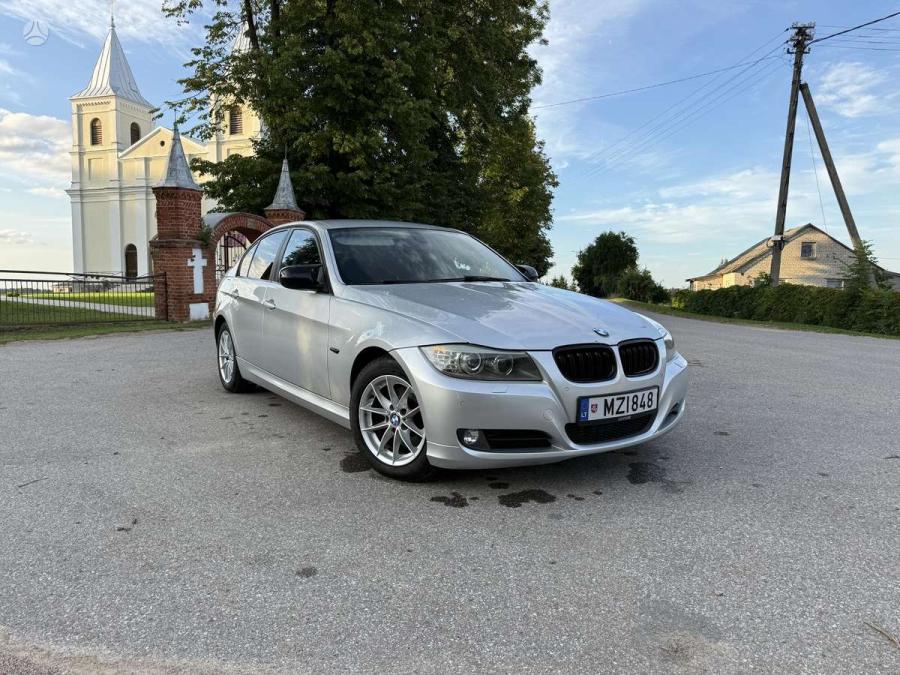 Grey BMW 320 2009 in Kaunas, with an engine capacity of 2.00 L and mileage of 312 thousand km for 5250 €, photo 8 on AUTOMOTO.COM.LV