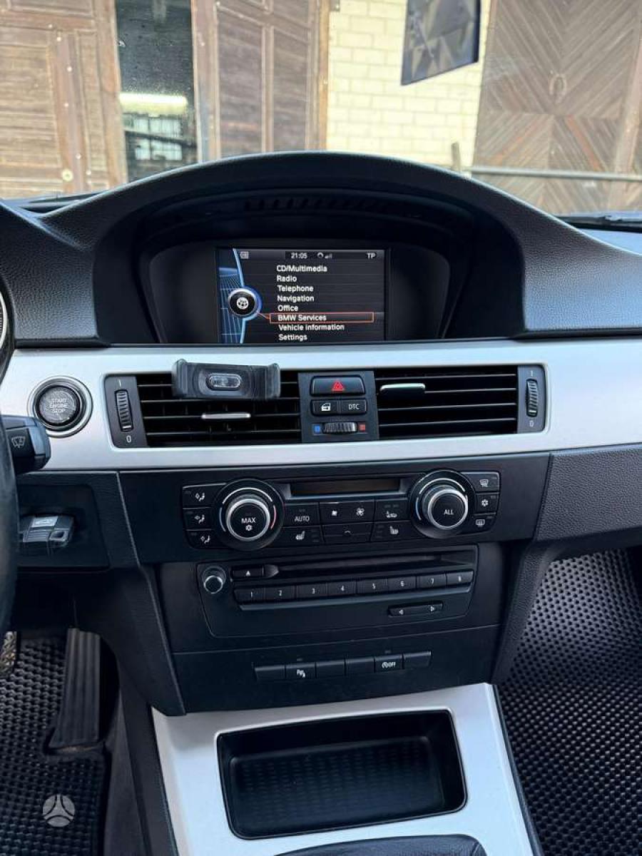 Grey BMW 320 2009 in Kaunas, with an engine capacity of 2.00 L and mileage of 312 thousand km for 5250 €, photo 14 on AUTOMOTO.COM.LV