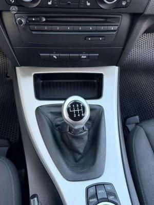 Grey BMW 320 2009 in Kaunas, with an engine capacity of 2.00 L and mileage of 312 thousand km for 5250 €, photo 15 on AUTOMOTO.COM.LV