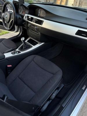 Grey BMW 320 2009 in Kaunas, with an engine capacity of 2.00 L and mileage of 312 thousand km for 5250 €, photo 16 on AUTOMOTO.COM.LV