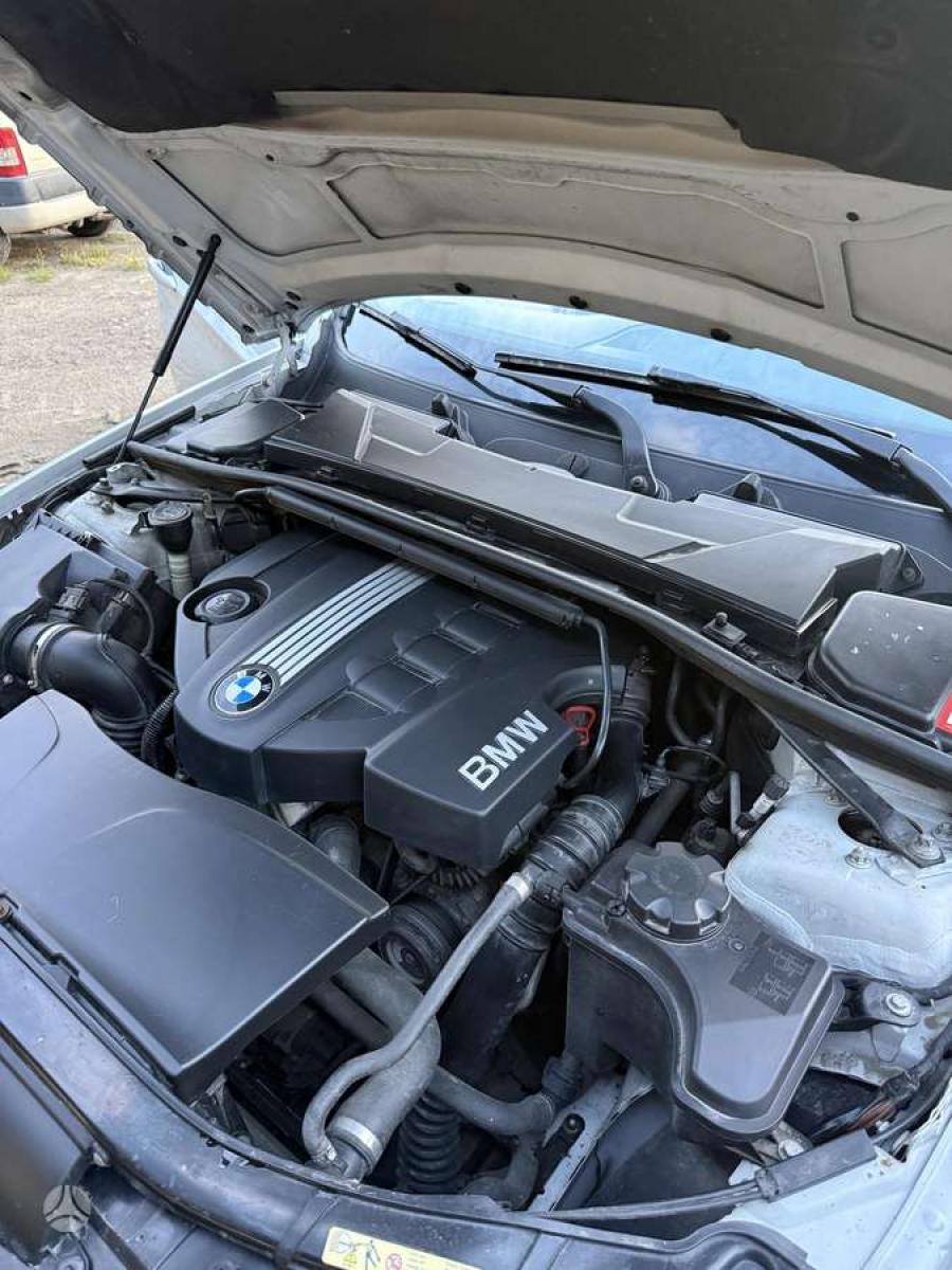 Grey BMW 320 2009 in Kaunas, with an engine capacity of 2.00 L and mileage of 312 thousand km for 5250 €, photo 18 on AUTOMOTO.COM.LV