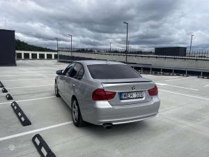 Grey BMW 320 2009 in Vilnius, with an engine capacity of 2.00 L and mileage of 369 thousand km for 3200 €, photo 8 on AUTOMOTO.COM.LV