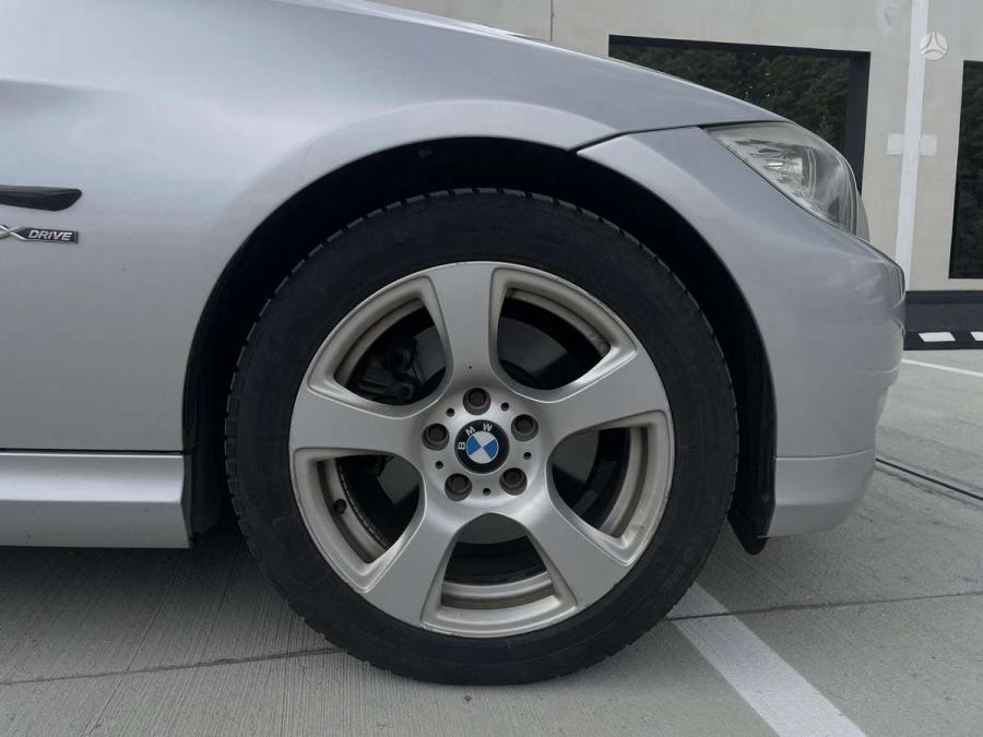 Grey BMW 320 2009 in Vilnius, with an engine capacity of 2.00 L and mileage of 369 thousand km for 3200 €, photo 22 on AUTOMOTO.COM.LV