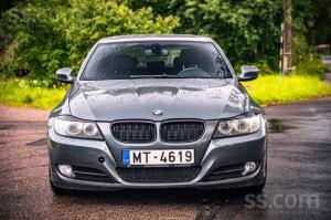 Grey BMW 320 2009 in Riga, with an engine capacity of 2.00 L and mileage of 258 thousand km for 1990 €, photo 3 on AUTOMOTO.COM.LV