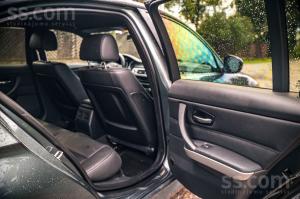 Grey BMW 320 2009 in Riga, with an engine capacity of 2.00 L and mileage of 258 thousand km for 1990 €, photo 13 on AUTOMOTO.COM.LV