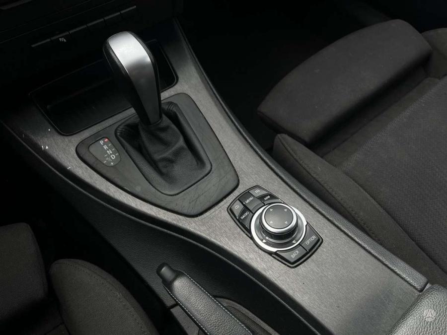 Pelēks BMW 320 2009 Kauņa, ar dzinēja tilpumu 2.00 L un nobraukumu 310 tūkst. km par 4300 €, foto 14 vietnē AUTOMOTO.COM.LV