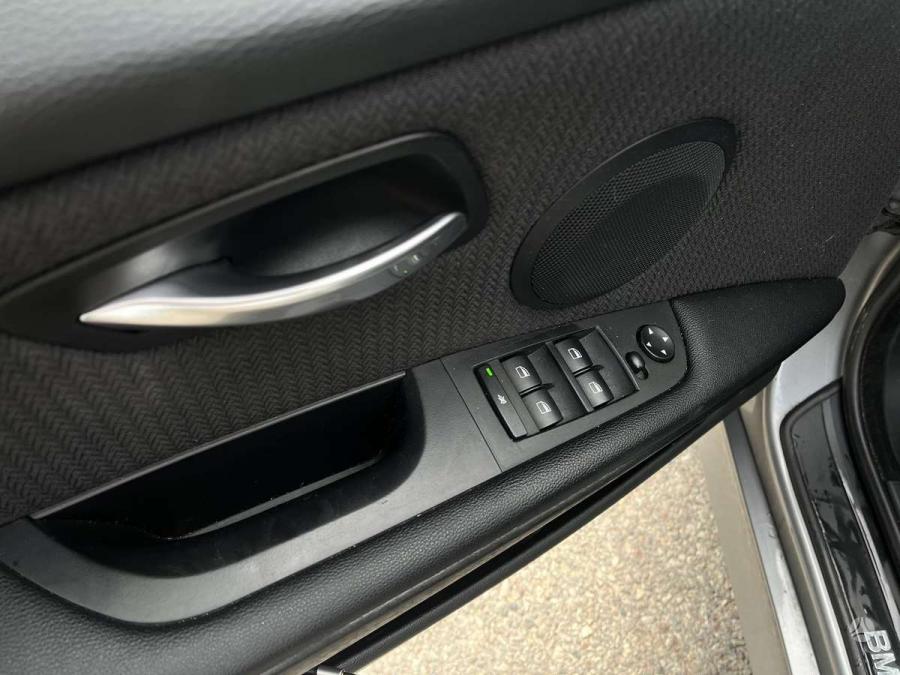 Pelēks BMW 320 2009 Kauņa, ar dzinēja tilpumu 2.00 L un nobraukumu 310 tūkst. km par 4300 €, foto 17 vietnē AUTOMOTO.COM.LV