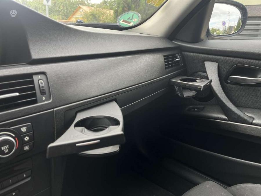Pelēks BMW 320 2009 Kauņa, ar dzinēja tilpumu 2.00 L un nobraukumu 310 tūkst. km par 4300 €, foto 18 vietnē AUTOMOTO.COM.LV