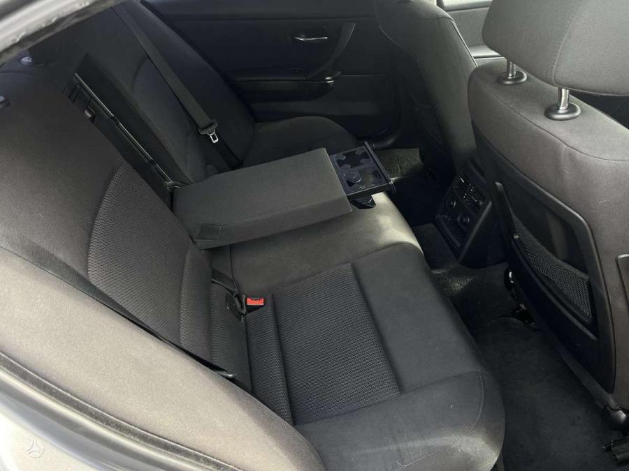 Pelēks BMW 320 2009 Kauņa, ar dzinēja tilpumu 2.00 L un nobraukumu 310 tūkst. km par 4300 €, foto 21 vietnē AUTOMOTO.COM.LV