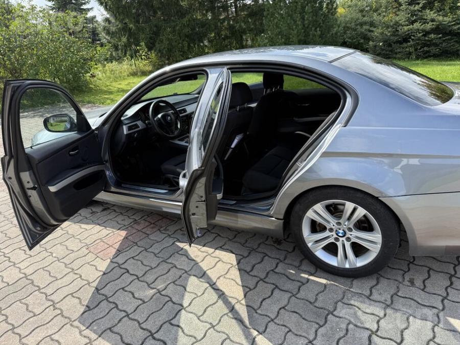 Pelēks BMW 320 2009 Rīga, ar dzinēja tilpumu 2.00 L un nobraukumu 301 tūkst. km par 3680 €, foto 4 vietnē AUTOMOTO.COM.LV