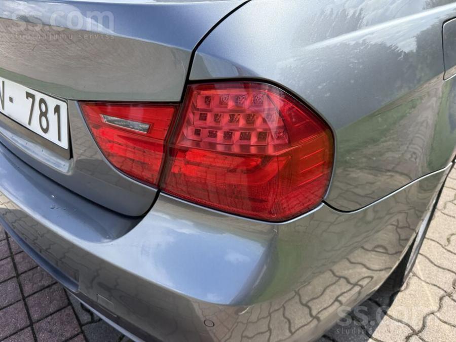 Pelēks BMW 320 2009 Rīga, ar dzinēja tilpumu 2.00 L un nobraukumu 301 tūkst. km par 3680 €, foto 9 vietnē AUTOMOTO.COM.LV