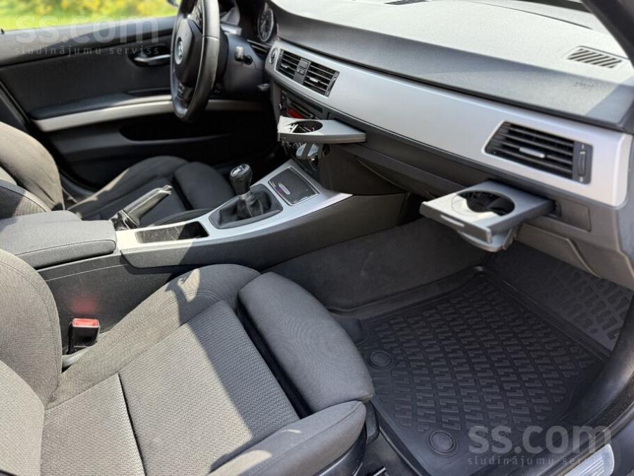 Pelēks BMW 320 2009 Rīga, ar dzinēja tilpumu 2.00 L un nobraukumu 301 tūkst. km par 3680 €, foto 12 vietnē AUTOMOTO.COM.LV