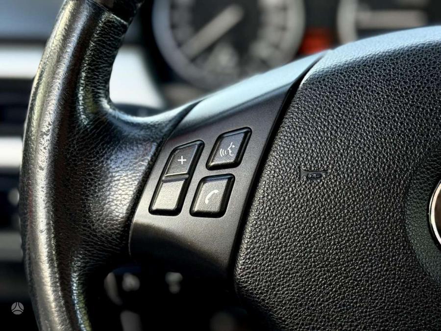 Pelēks BMW 320 2009 Kauņa, ar dzinēja tilpumu 2.00 L un nobraukumu 256 tūkst. km par 3500 €, foto 24 vietnē AUTOMOTO.COM.LV
