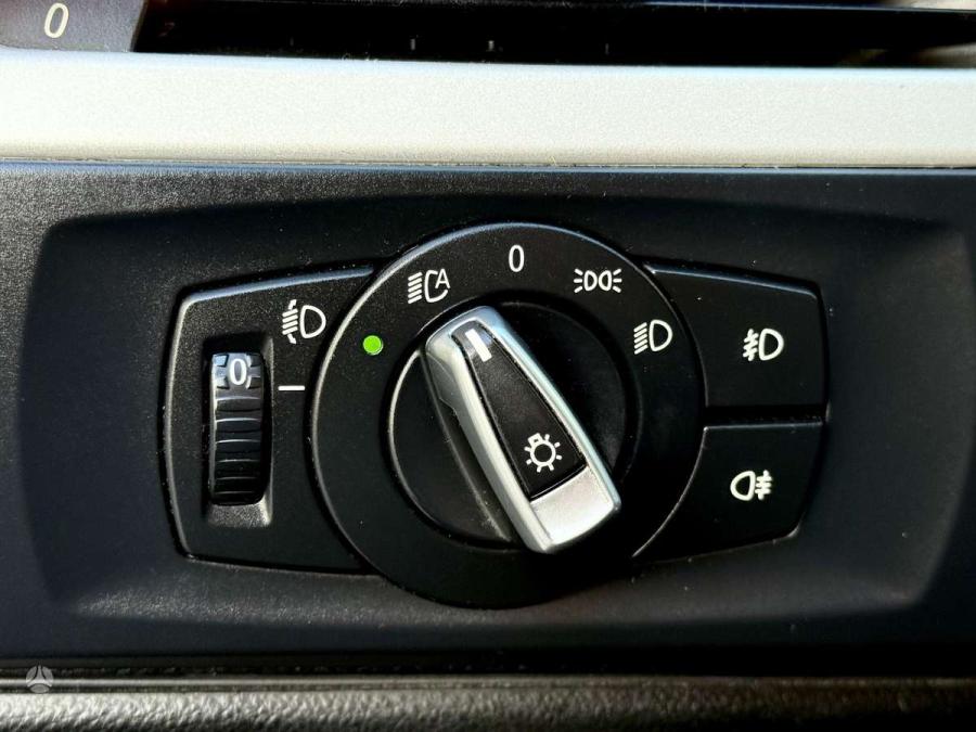 Pelēks BMW 320 2009 Kauņa, ar dzinēja tilpumu 2.00 L un nobraukumu 256 tūkst. km par 3500 €, foto 28 vietnē AUTOMOTO.COM.LV