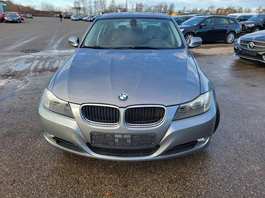 Grey BMW 320 2010 in Marijampole, with an engine capacity of 2.00 L and mileage of 241 thousand km for 4900 €, photo 1 on AUTOMOTO.COM.LV