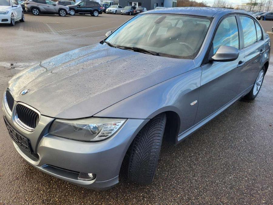 Grey BMW 320 2010 in Marijampole, with an engine capacity of 2.00 L and mileage of 241 thousand km for 4900 €, photo 2 on AUTOMOTO.COM.LV