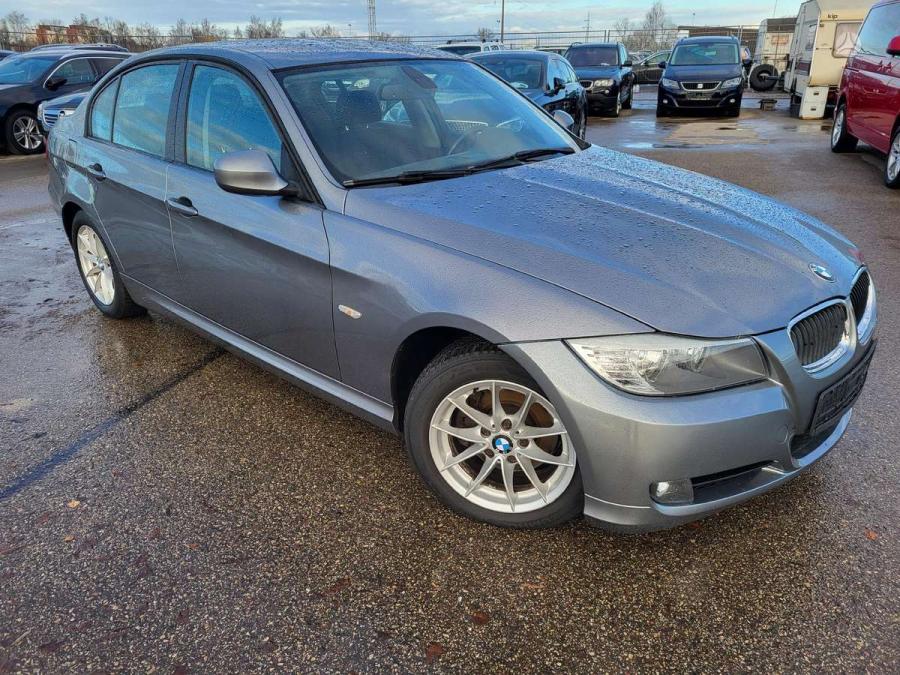 Grey BMW 320 2010 in Marijampole, with an engine capacity of 2.00 L and mileage of 241 thousand km for 4900 €, photo 3 on AUTOMOTO.COM.LV