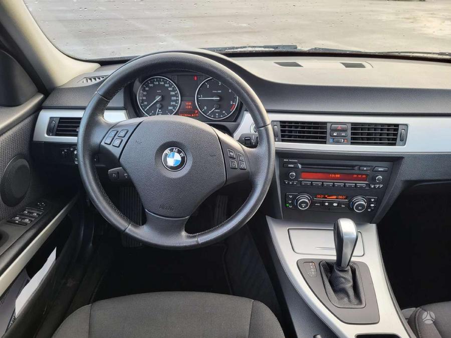 Grey BMW 320 2010 in Marijampole, with an engine capacity of 2.00 L and mileage of 241 thousand km for 4900 €, photo 5 on AUTOMOTO.COM.LV