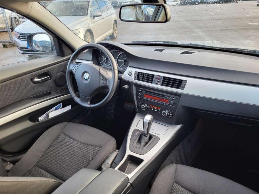 Grey BMW 320 2010 in Marijampole, with an engine capacity of 2.00 L and mileage of 241 thousand km for 4900 €, photo 9 on AUTOMOTO.COM.LV