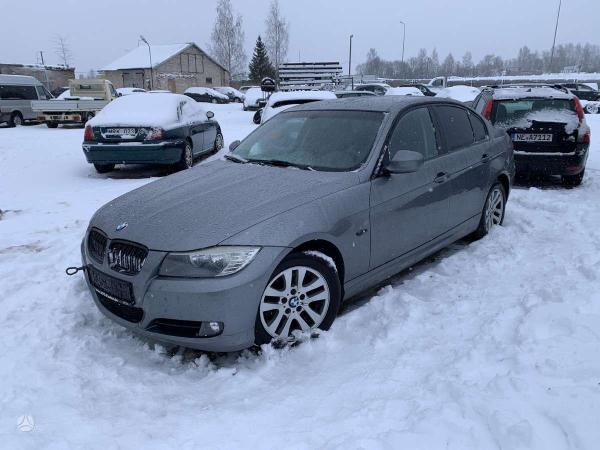 Grey BMW 320 2010 in Utena, with an engine capacity of 2.00 L and mileage of 304 thousand km for 2699 €, photo 2 on AUTOMOTO.COM.LV