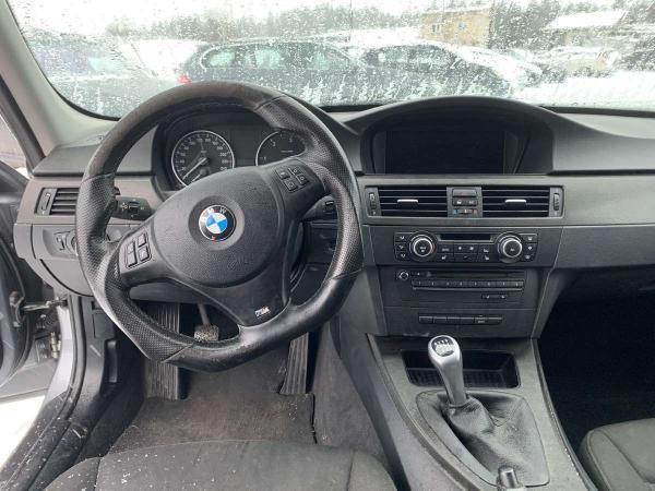 Grey BMW 320 2010 in Utena, with an engine capacity of 2.00 L and mileage of 304 thousand km for 2699 €, photo 7 on AUTOMOTO.COM.LV