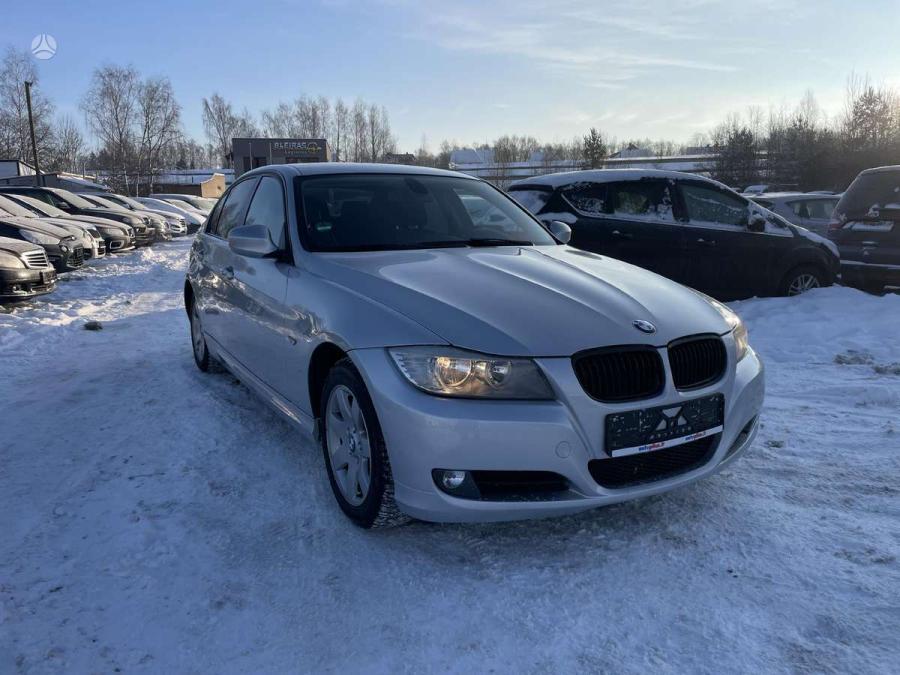 Grey BMW 320 2010 in Utena, with an engine capacity of 2.00 L and mileage of 200 thousand km for 4350 €, photo 2 on AUTOMOTO.COM.LV