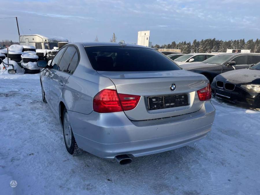 Grey BMW 320 2010 in Utena, with an engine capacity of 2.00 L and mileage of 200 thousand km for 4350 €, photo 3 on AUTOMOTO.COM.LV