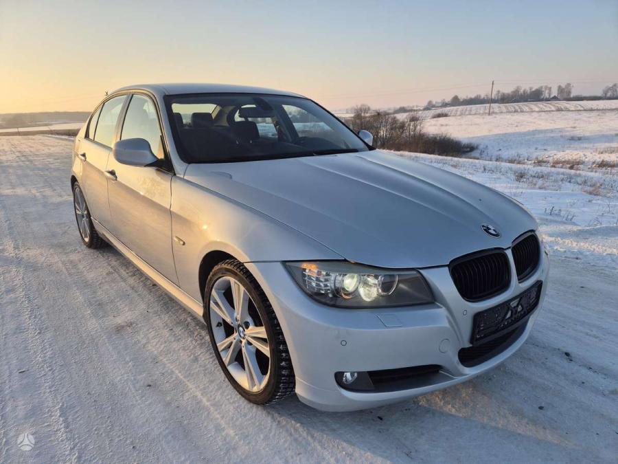 Pelēks BMW 320 2010 Alīta, ar dzinēja tilpumu 2.00 L un nobraukumu 252 tūkst. km par 5350 €, foto 3 vietnē AUTOMOTO.COM.LV