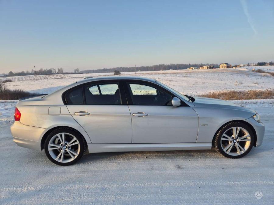 Pelēks BMW 320 2010 Alīta, ar dzinēja tilpumu 2.00 L un nobraukumu 252 tūkst. km par 5350 €, foto 8 vietnē AUTOMOTO.COM.LV