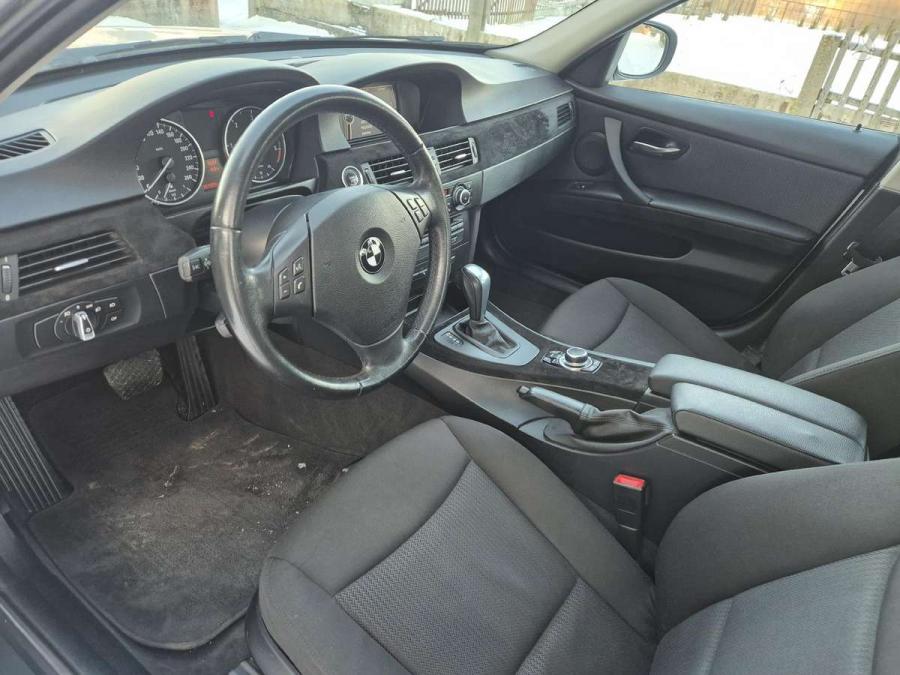 Pelēks BMW 320 2010 Alīta, ar dzinēja tilpumu 2.00 L un nobraukumu 252 tūkst. km par 5350 €, foto 10 vietnē AUTOMOTO.COM.LV