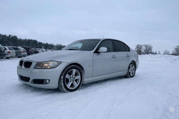 Pelēks BMW 320 2010 Viļņa, ar dzinēja tilpumu 2.00 L un nobraukumu 276 tūkst. km par 6200 €, foto 3 vietnē AUTOMOTO.COM.LV