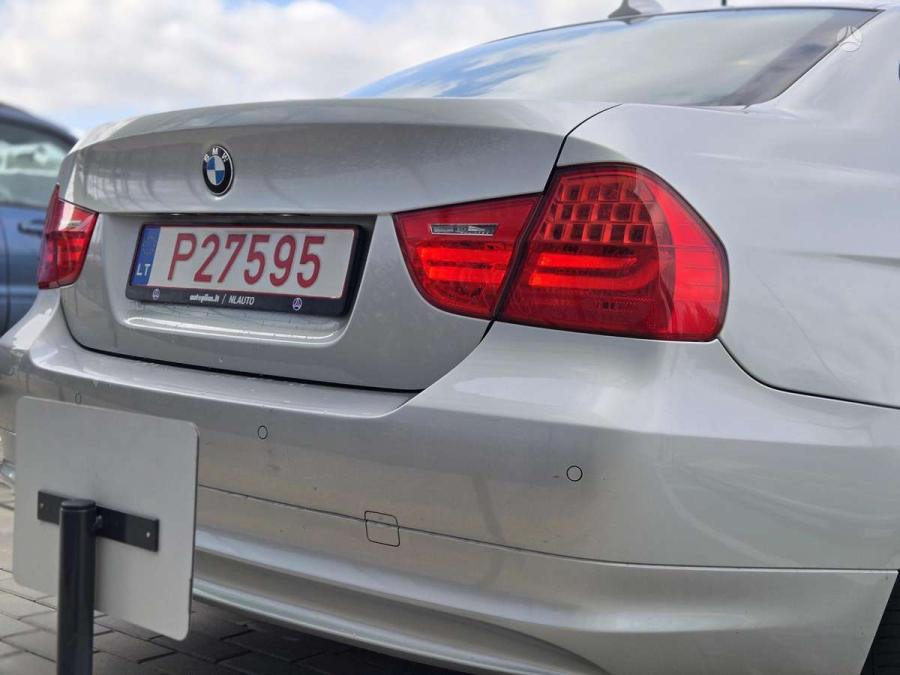 Pelēks BMW 320 2010 Viļņa, ar dzinēja tilpumu 2.00 L un nobraukumu 250 tūkst. km par 5650 €, foto 6 vietnē AUTOMOTO.COM.LV