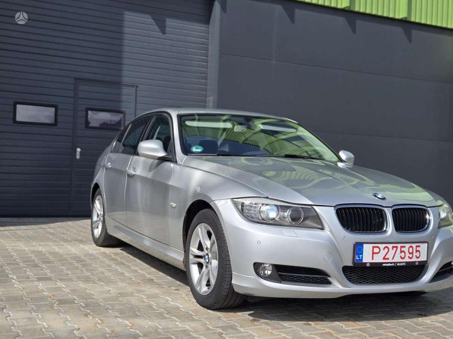 Pelēks BMW 320 2010 Viļņa, ar dzinēja tilpumu 2.00 L un nobraukumu 250 tūkst. km par 5650 €, foto 7 vietnē AUTOMOTO.COM.LV