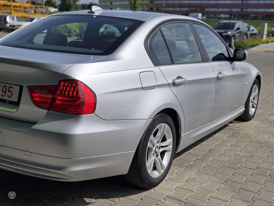 Pelēks BMW 320 2010 Viļņa, ar dzinēja tilpumu 2.00 L un nobraukumu 250 tūkst. km par 5650 €, foto 8 vietnē AUTOMOTO.COM.LV