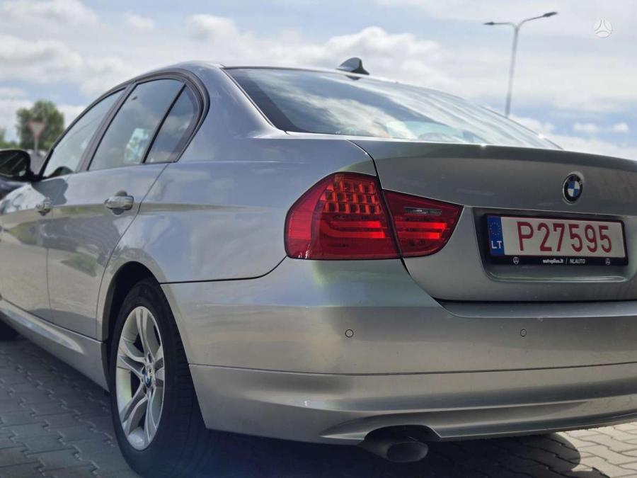 Pelēks BMW 320 2010 Viļņa, ar dzinēja tilpumu 2.00 L un nobraukumu 250 tūkst. km par 5650 €, foto 9 vietnē AUTOMOTO.COM.LV
