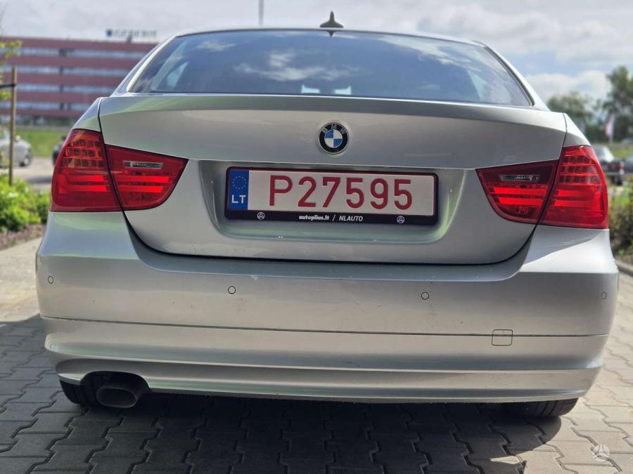 Pelēks BMW 320 2010 Viļņa, ar dzinēja tilpumu 2.00 L un nobraukumu 250 tūkst. km par 5650 €, foto 10 vietnē AUTOMOTO.COM.LV