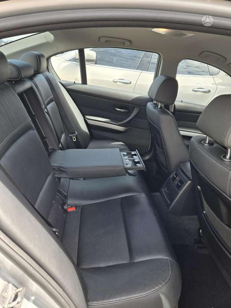 Pelēks BMW 320 2010 Viļņa, ar dzinēja tilpumu 2.00 L un nobraukumu 250 tūkst. km par 5650 €, foto 18 vietnē AUTOMOTO.COM.LV
