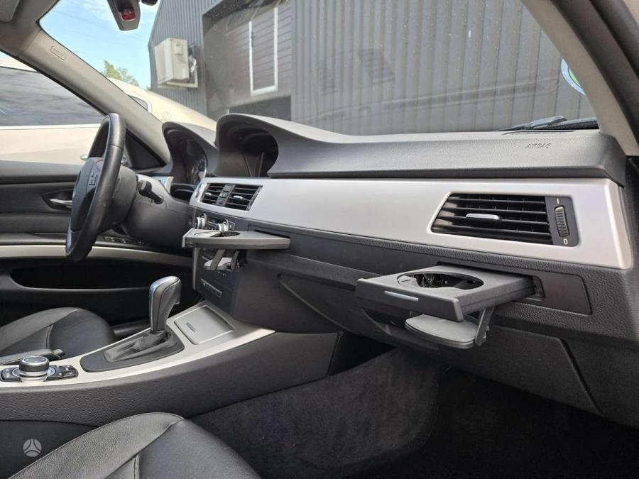 Pelēks BMW 320 2010 Viļņa, ar dzinēja tilpumu 2.00 L un nobraukumu 250 tūkst. km par 5650 €, foto 22 vietnē AUTOMOTO.COM.LV