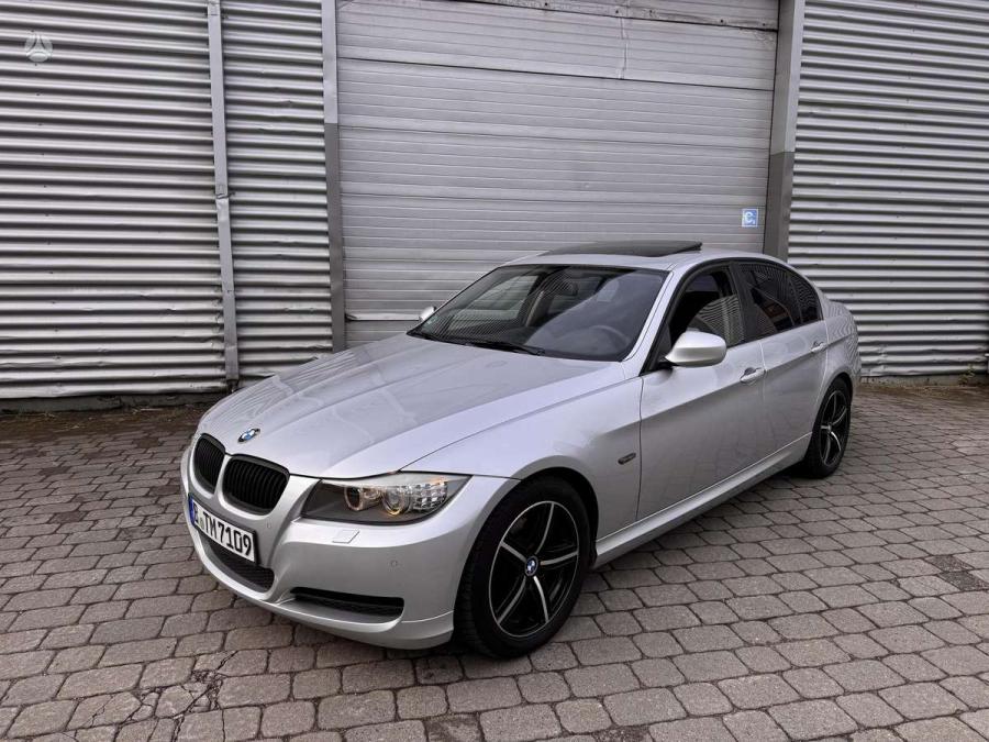 Pelēks BMW 320 2010 Viļņa, ar dzinēja tilpumu 2.00 L un nobraukumu 302 tūkst. km par 4350 €, foto 3 vietnē AUTOMOTO.COM.LV