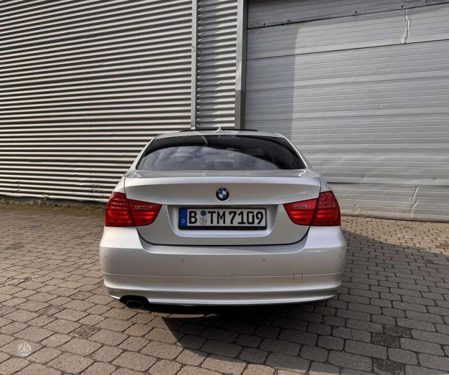 Pelēks BMW 320 2010 Viļņa, ar dzinēja tilpumu 2.00 L un nobraukumu 302 tūkst. km par 4350 €, foto 6 vietnē AUTOMOTO.COM.LV