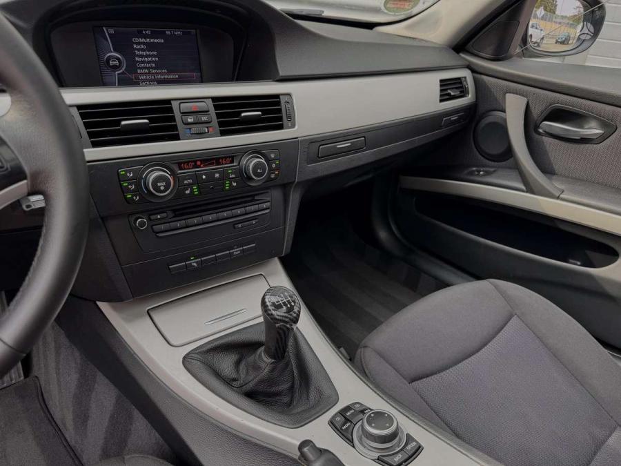 Pelēks BMW 320 2010 Viļņa, ar dzinēja tilpumu 2.00 L un nobraukumu 302 tūkst. km par 4350 €, foto 10 vietnē AUTOMOTO.COM.LV
