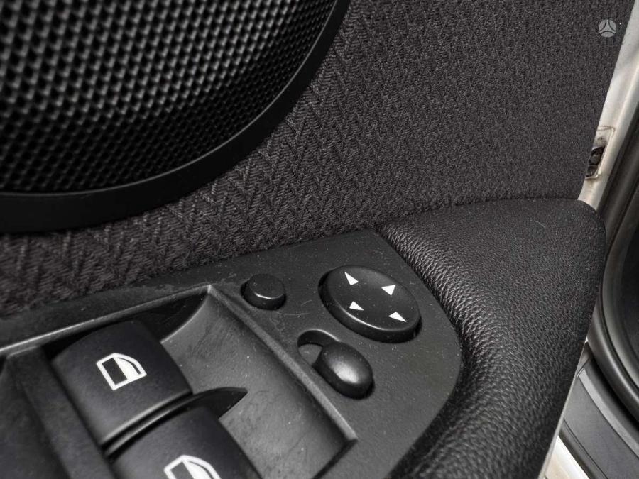 Pelēks BMW 320 2010 Viļņa, ar dzinēja tilpumu 2.00 L un nobraukumu 302 tūkst. km par 4350 €, foto 12 vietnē AUTOMOTO.COM.LV