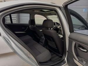 Pelēks BMW 320 2010 Viļņa, ar dzinēja tilpumu 2.00 L un nobraukumu 302 tūkst. km par 4350 €, foto 15 vietnē AUTOMOTO.COM.LV