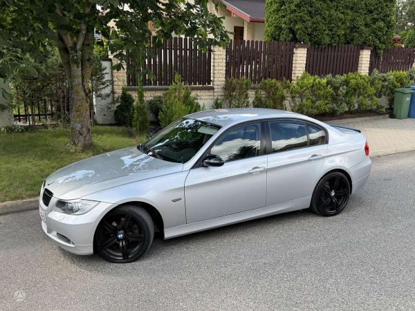 Grey BMW 320 2010 in Vilnius, with an engine capacity of 2.00 L and mileage of 180 thousand km for 5450 €, photo 1 on AUTOMOTO.COM.LV